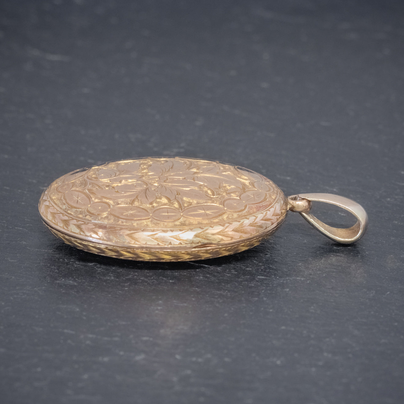 ANTIQUE VICTORIAN ENGRAVED LOCKET 18CT GOLD BACK AND FRONT CIRCA 1880 ...