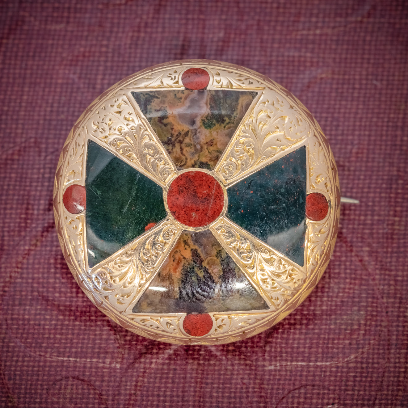 ANTIQUE VICTORIAN SCOTTISH CELTIC BROOCH AGATE 18CT GOLD CIRCA 1860 ...