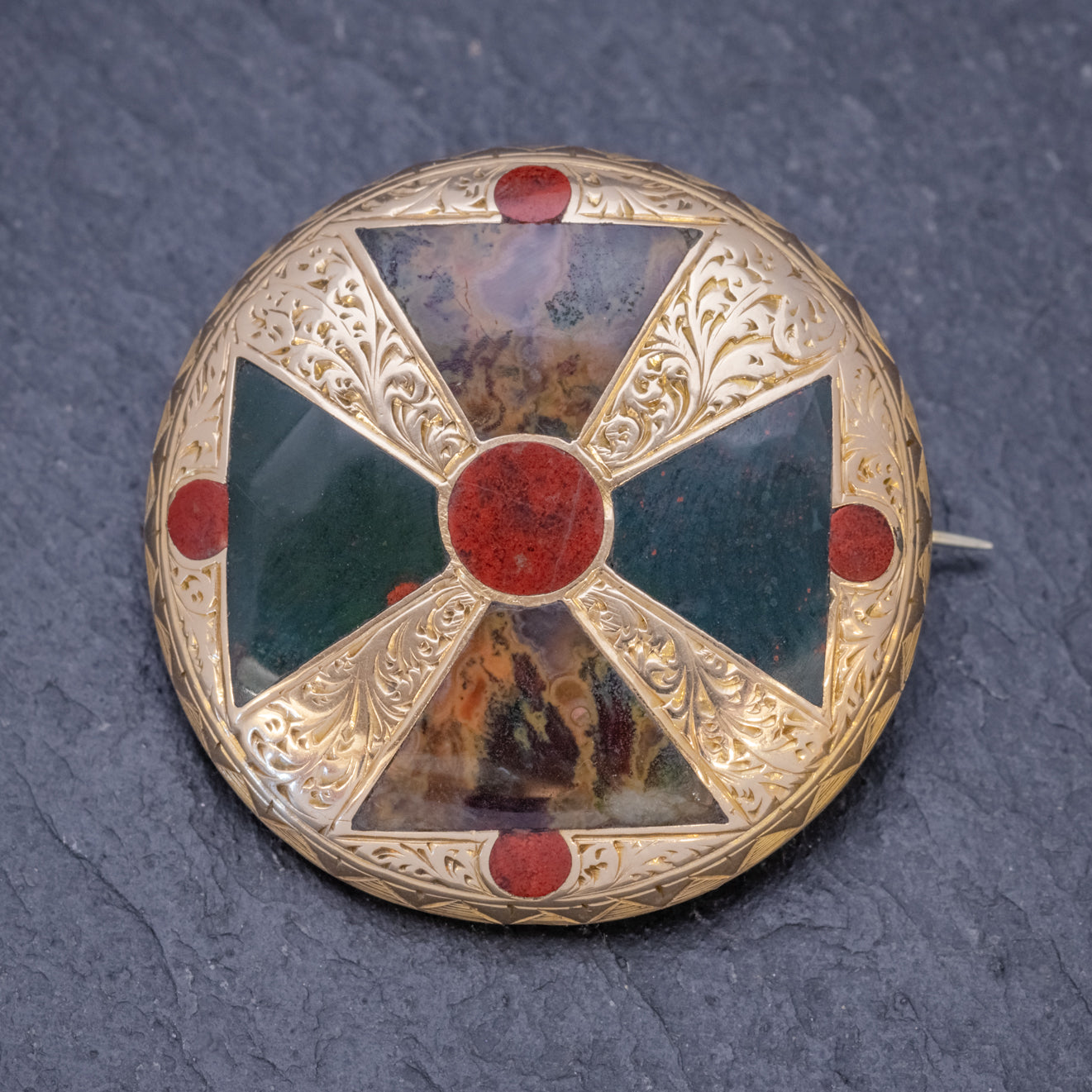 ANTIQUE VICTORIAN SCOTTISH CELTIC BROOCH AGATE 18CT GOLD CIRCA 1860 ...